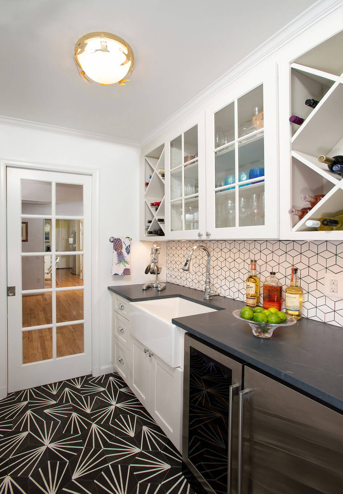 Side Entry Transition Space - Sun Design