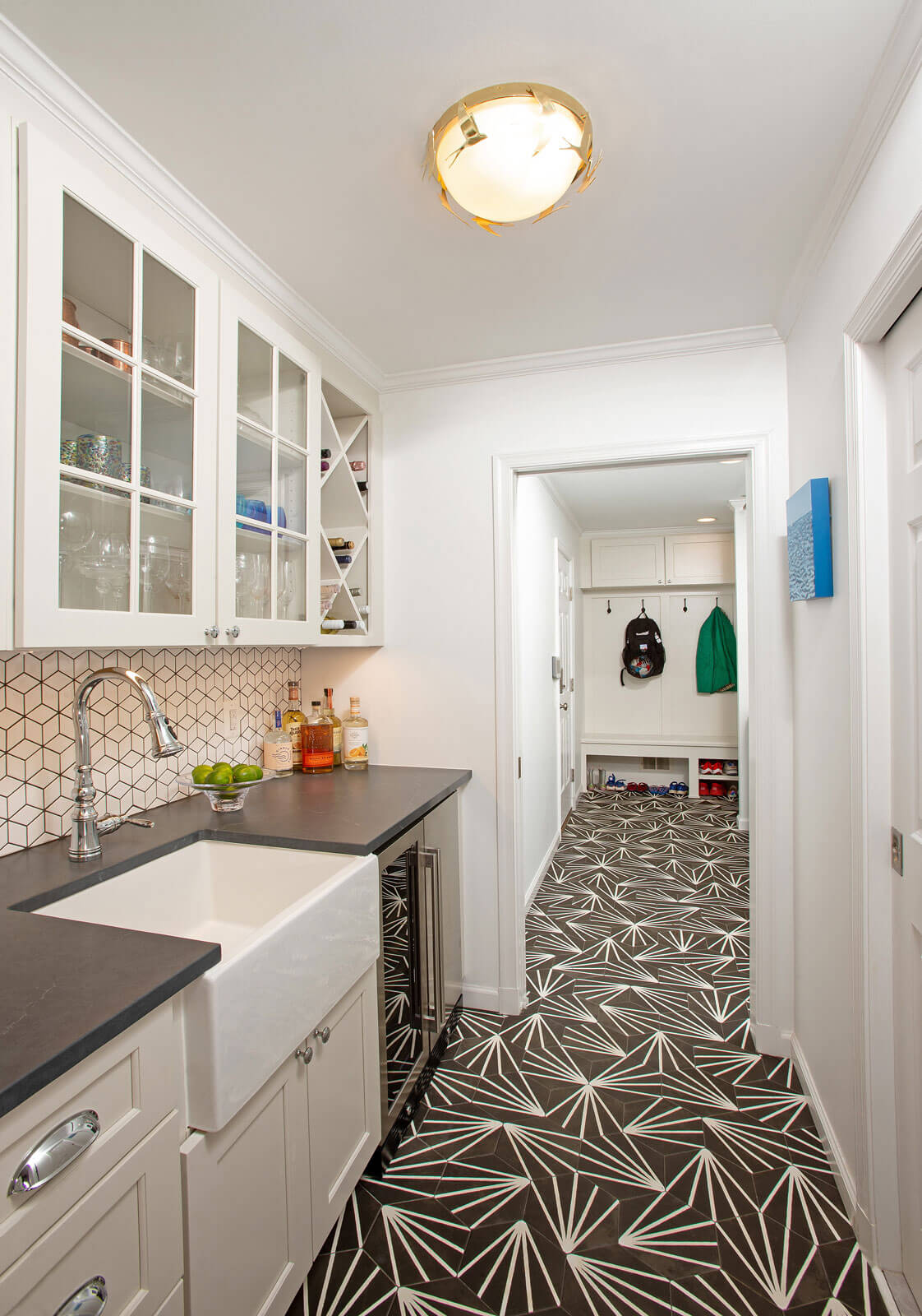 Side Entry Transition Space - Sun Design