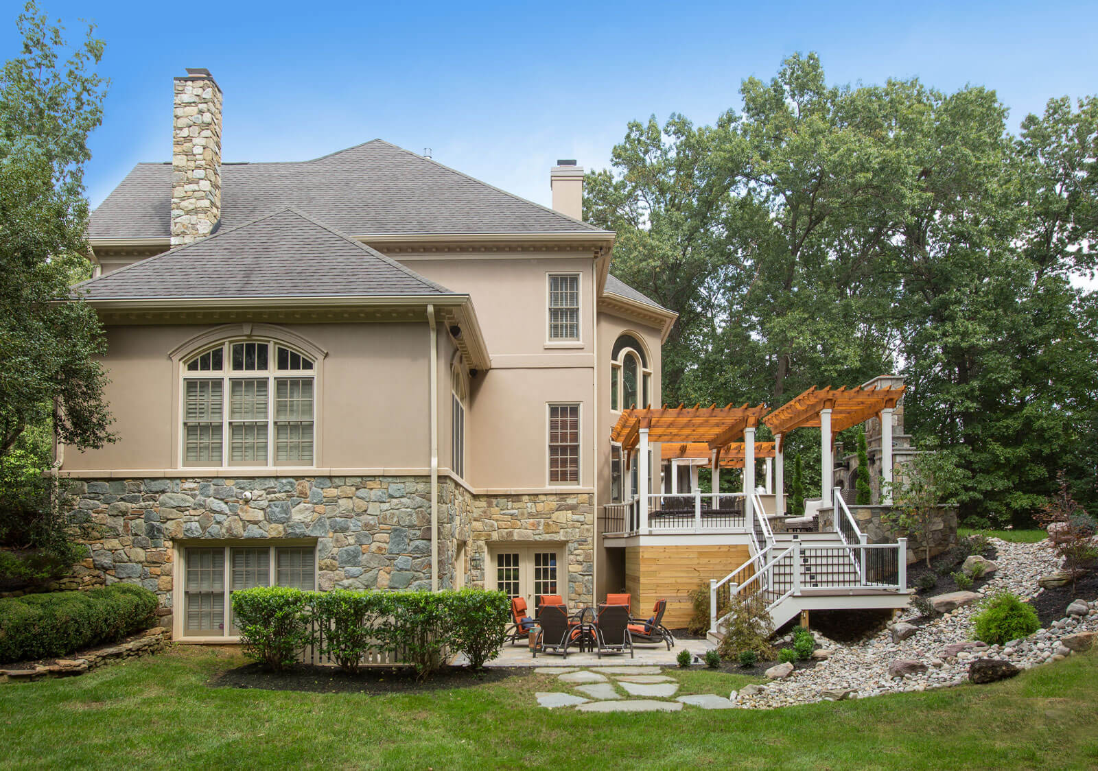 Bringing the Indoors Out - Sun Design